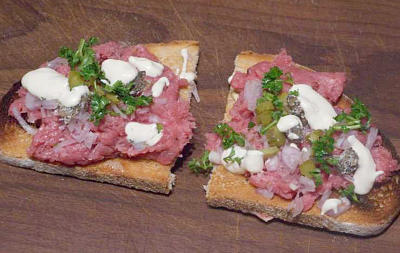 Toast cannibale, a Belgian bistro recipe